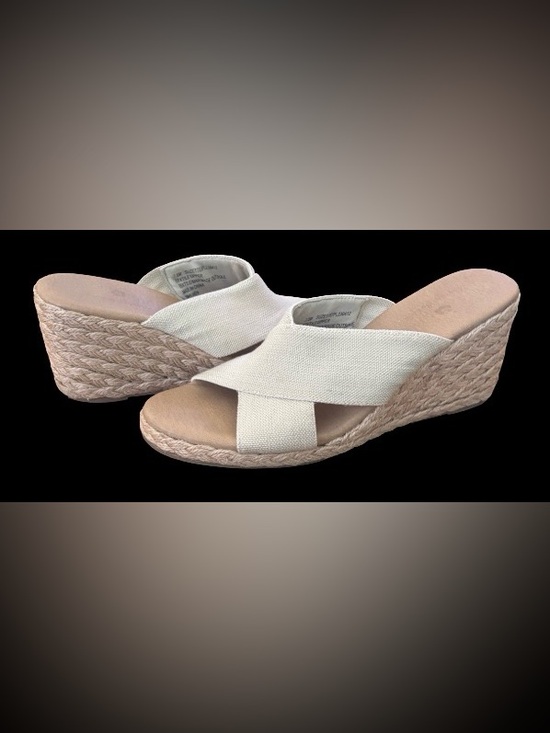 Tommy Bahama | Shoes | Tommy Bahama Suzette Crm Linen Criss Cross Were ...
